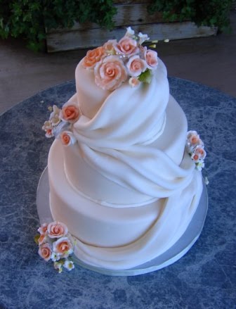Carmageddon Wedding Ideas: Draped Wedding Cakes