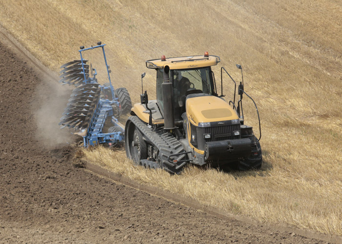 tractors: Caterpillar