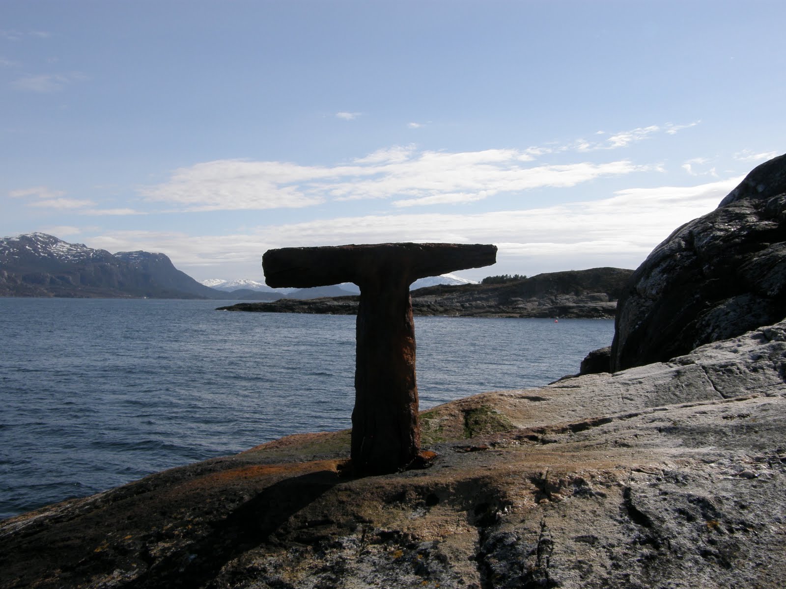 Kompassrosa : " Et hav av muligheter " i Averøy: FJELLTURER - APRIL 2010