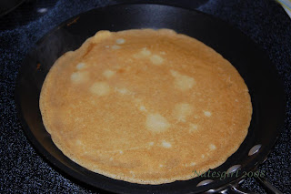 Give Peas a Chance: Spreading crepe batter with a ladle