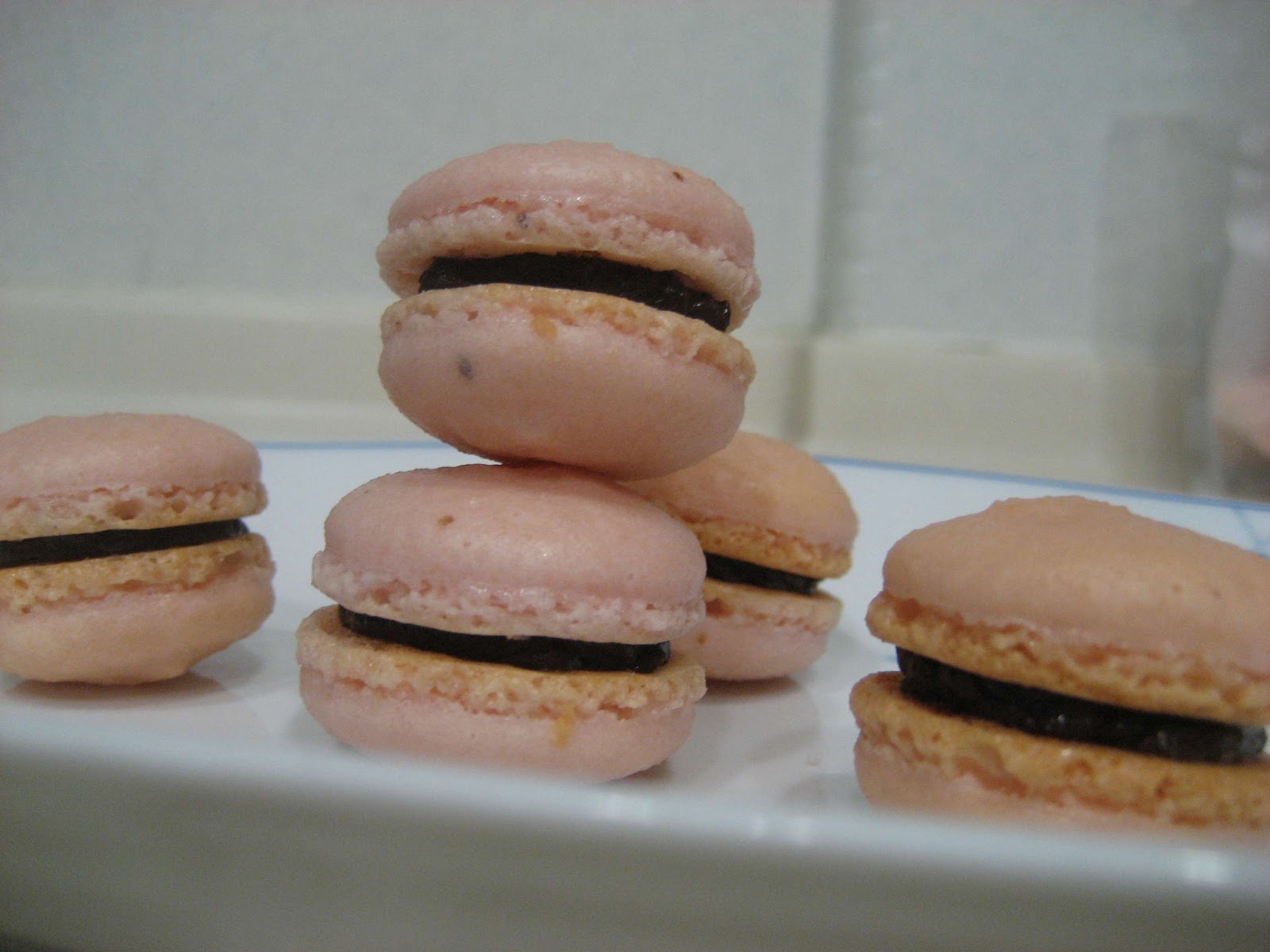 Savvy Spatula: Battle of the Macaron Meringue Methods