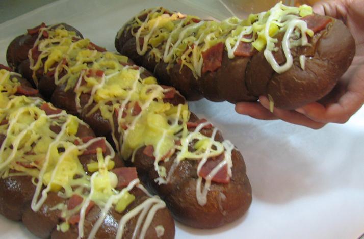 Philippine Food Illustrated: Hawaiian split