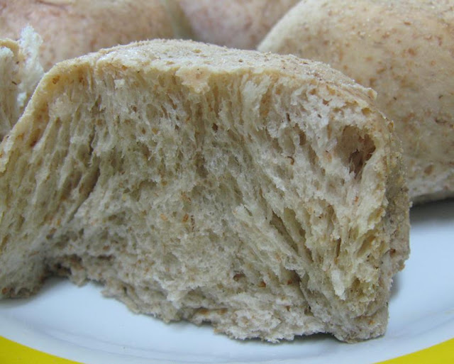 Philippine Food Illustrated: wheat pandesal