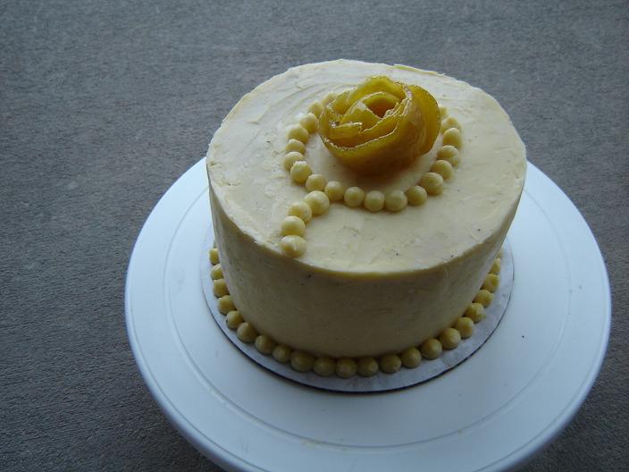 Knitty baker: HCB: Woody's Lemon Luxury Layer Cake