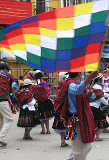 LEER EN LA ESCUELA: WIPHALA, BANDERA SAGRADA DE LOS PUEBLOS ORIGINARIOS