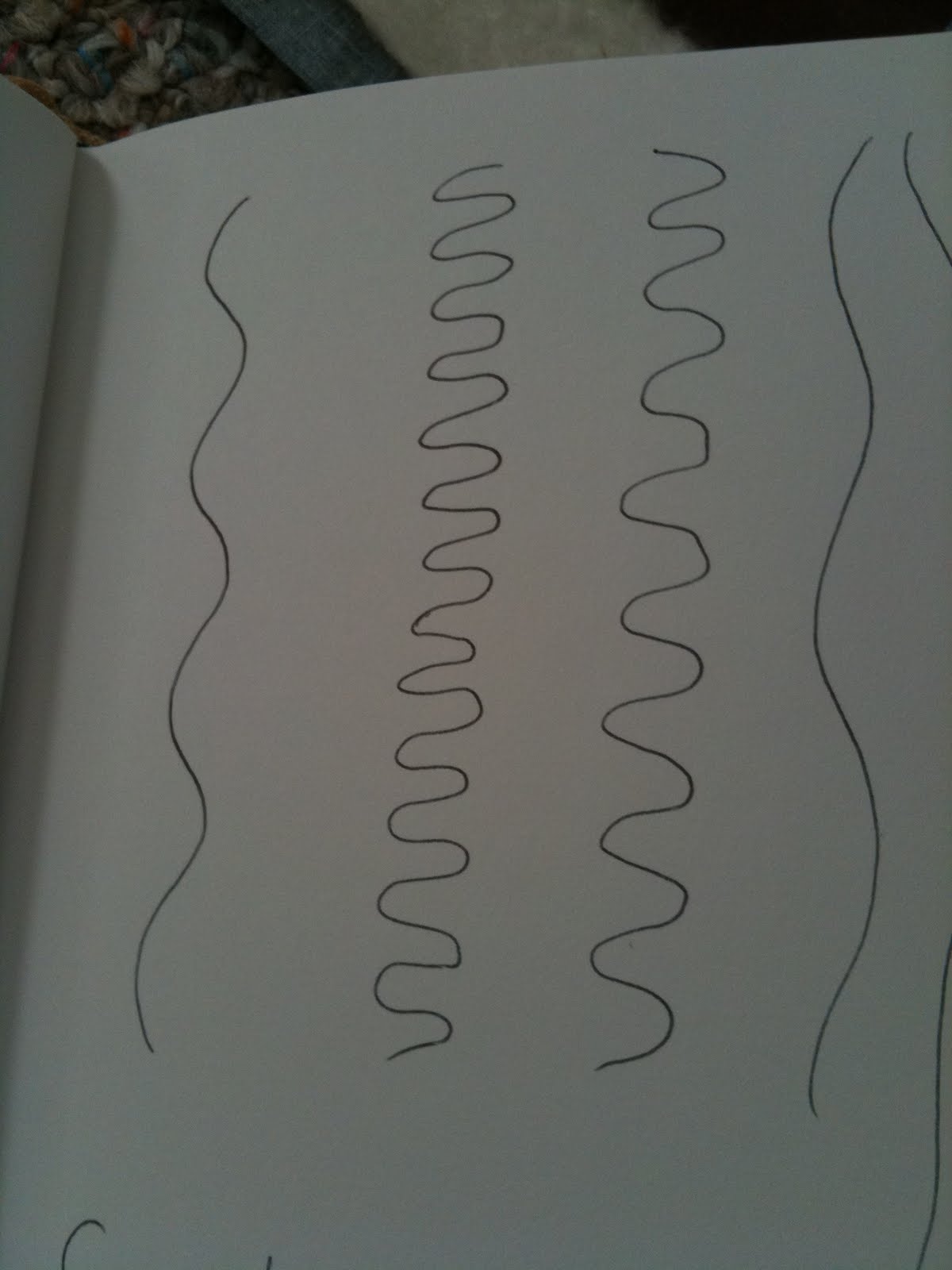 A Few Scraps: Free Motion Quilting Designs: Wiggles