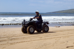 Dave's Travel Page: Maui Police Use ATVs to Patrol Beaches