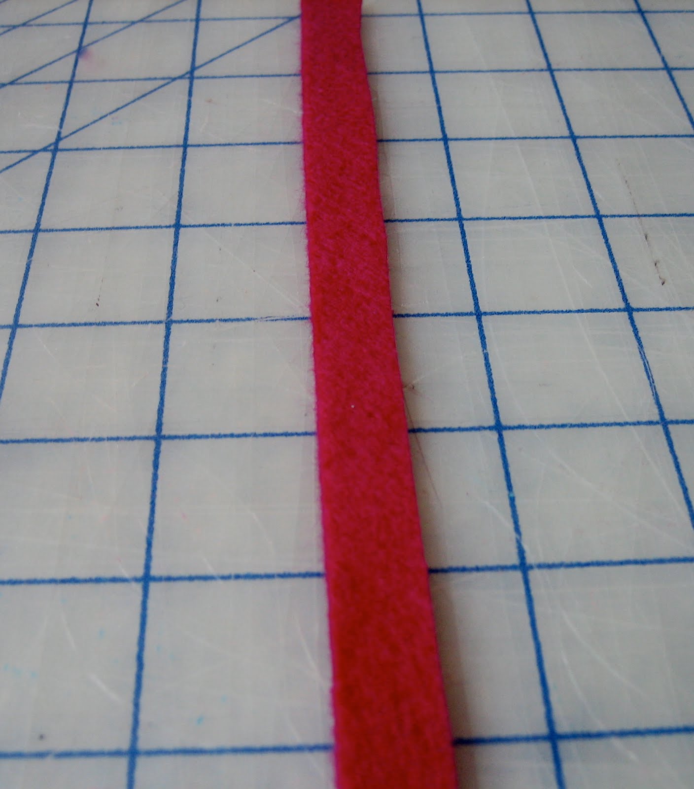 Simple Felt Hair Clip Tutorial - The Cottage Mama