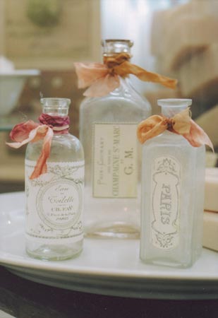 Hugs and Keepsakes: VINTAGE INSPIRED BOTTLES AND TINS