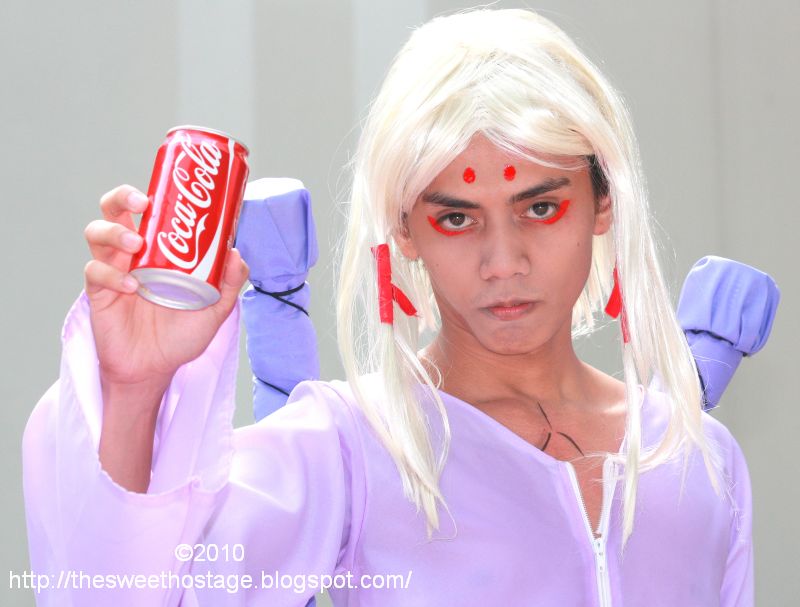 SWEET HOSTAGE: COKE AND COSPLAY ( 1 )