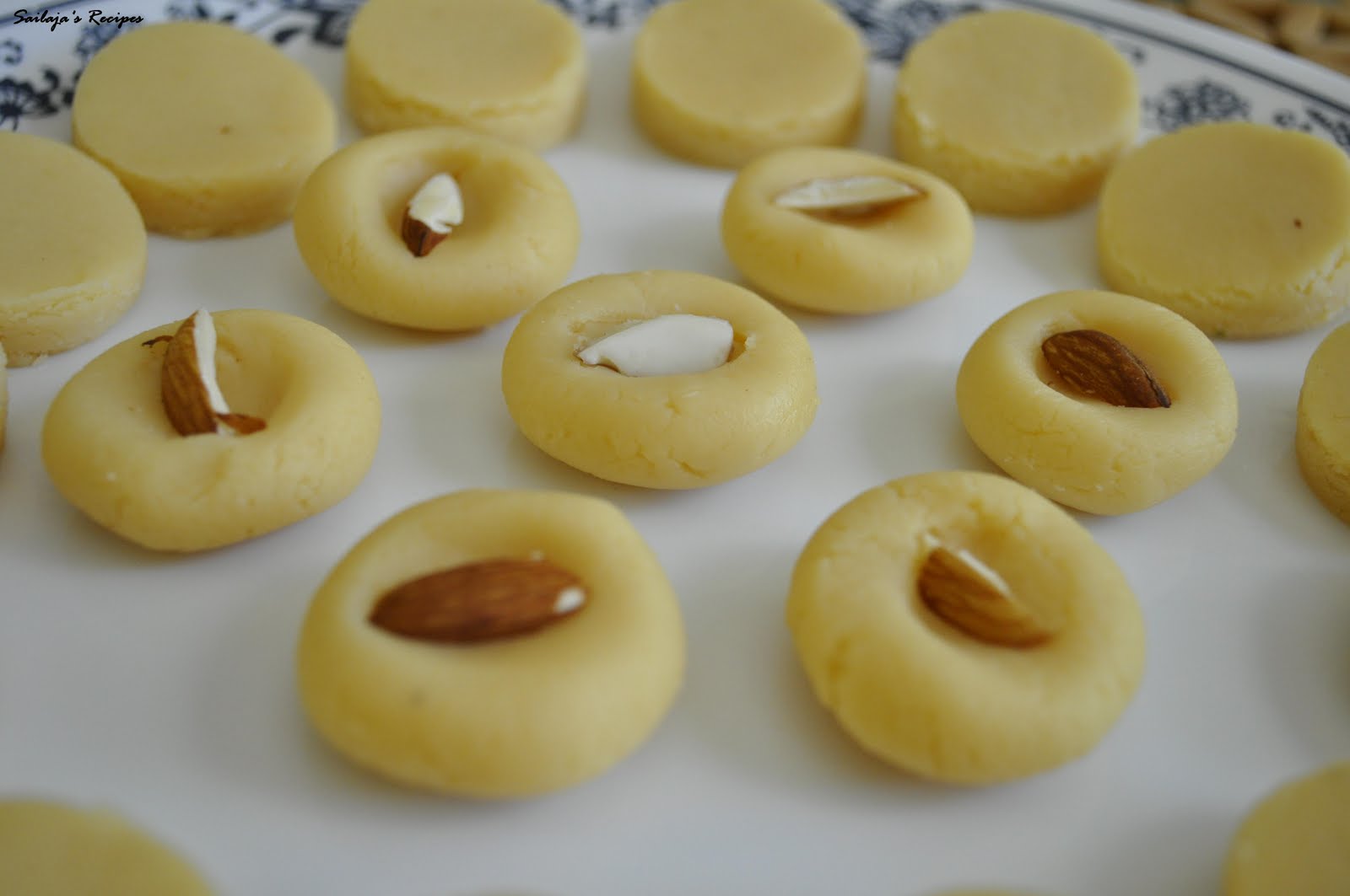 Sailaja's Recipes: Low fat Pala kova(Doodh peda)