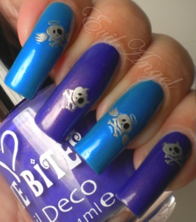 Black nail polish and lip gloss: New hair and matchy nails!