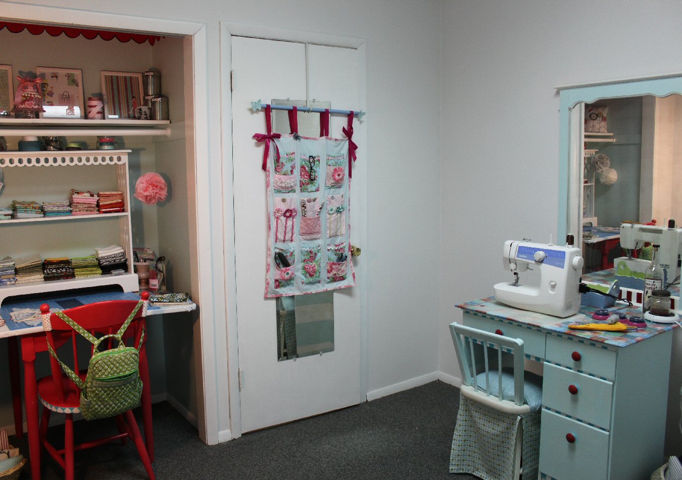 Pixeltrashamania: Sewing Room Redecorated