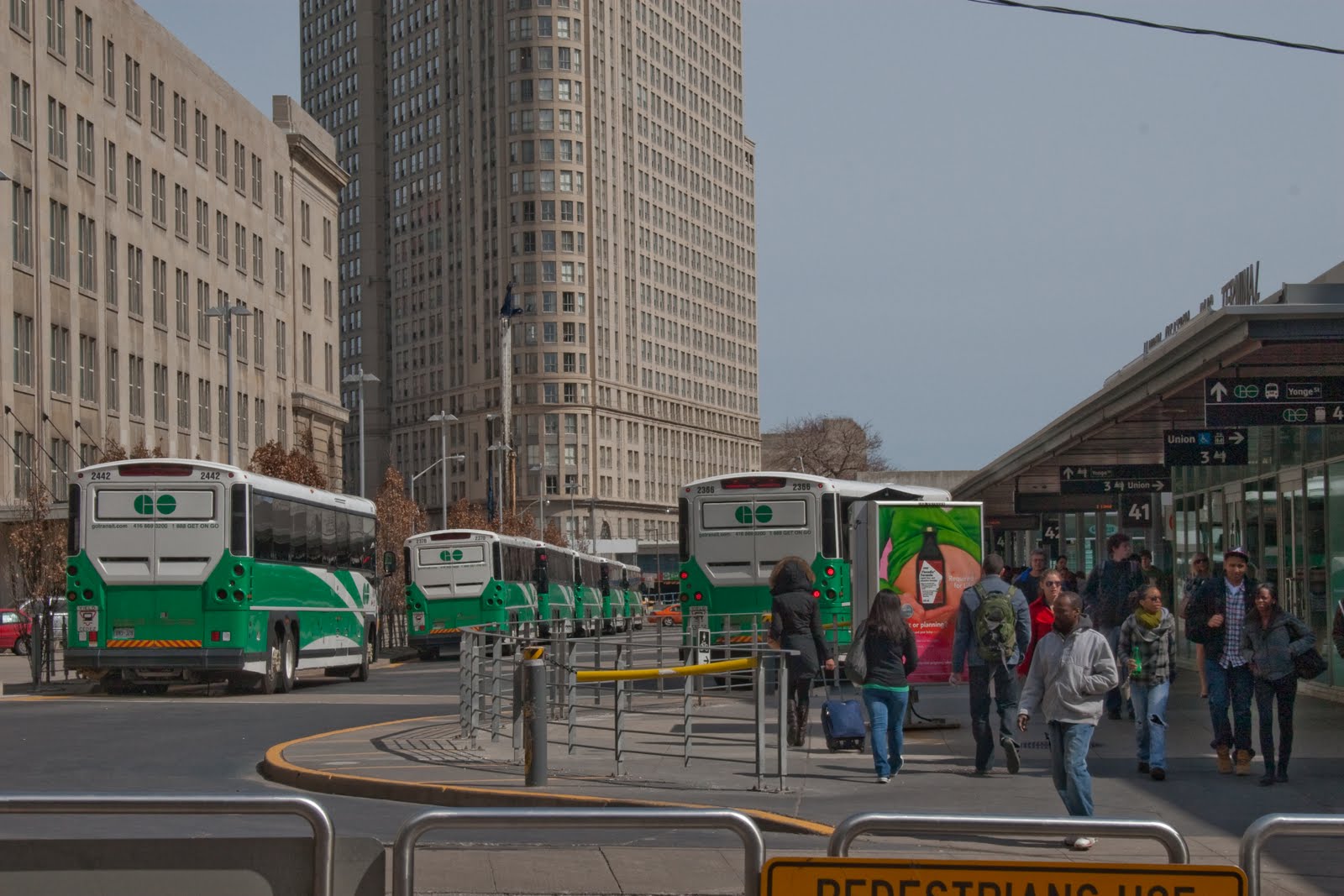 buck-tracks-go-transit-union-station-go-bus-terminal