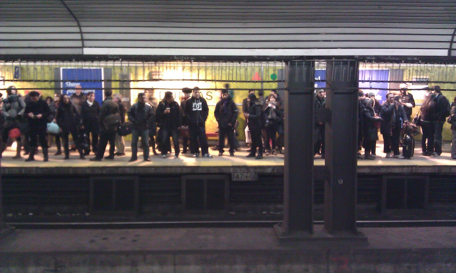 Buck Tracks: TTC - Dundas Station - Yellow Line - Yonge Subway