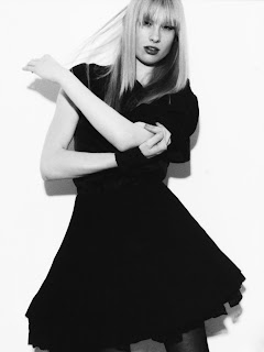 Julia Beynon's Instagram, Twitter & Facebook on IDCrawl