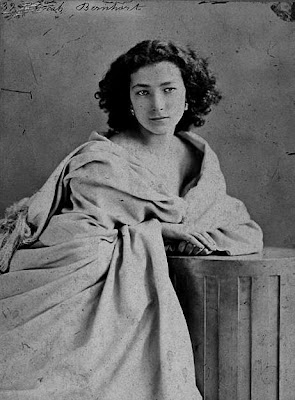 MODOVESTIR: Sarah Bernhardt,atriz e cortesã francesa,considerada "a ...