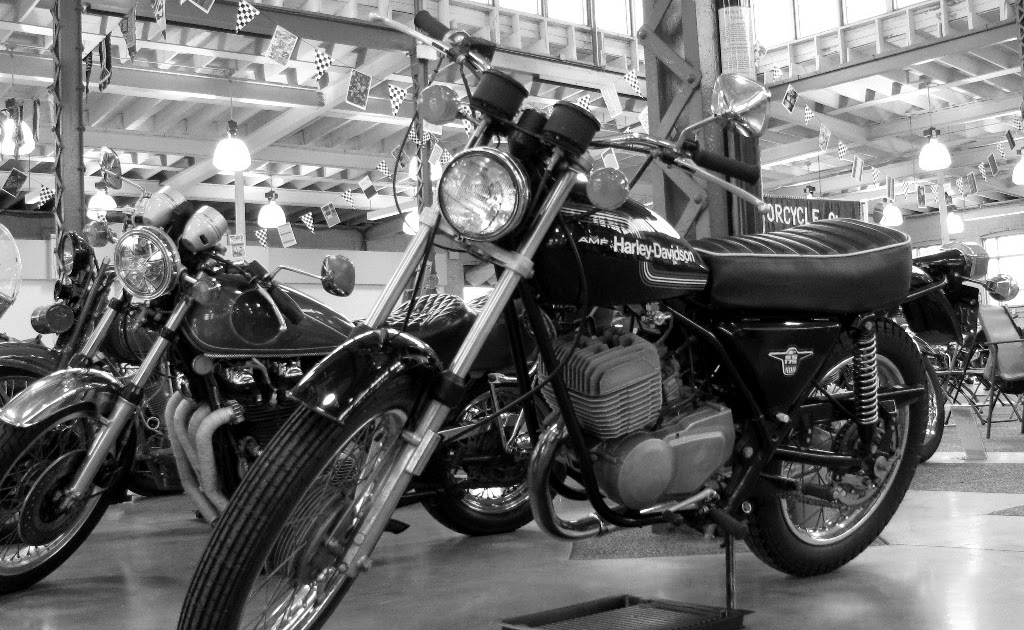 Gophers and Cheese: AMCA Vintage Motorcycle Show 2010 - Harleys