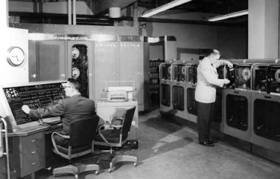 61 Year Old Computer Restored, Turned On | The Fedora Lounge