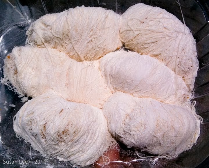 simplyMEinNYC: Dragon Beard Candy in New York City, Chinatown - 2000 ...