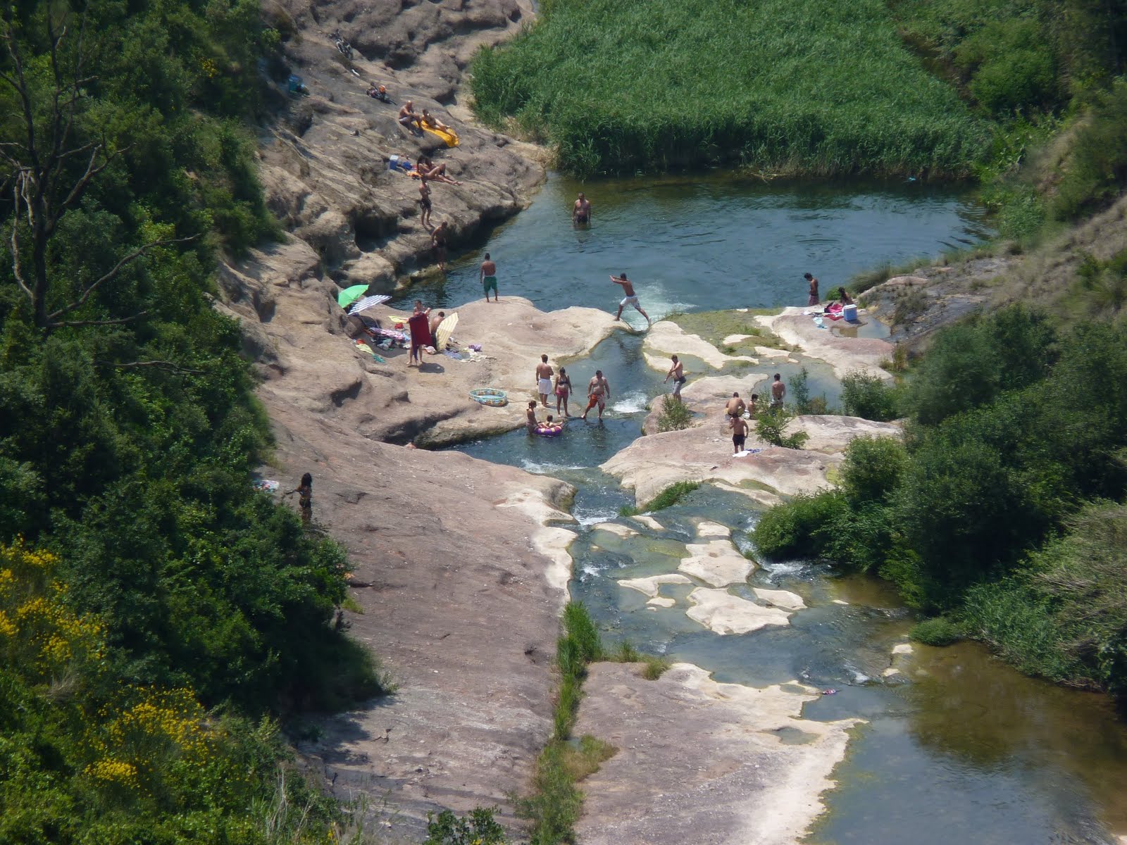 Chicos bañandose en el rio - Imagui