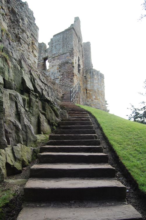Scotland for the Senses: Dirleton Castle: Romantic clutter at its best