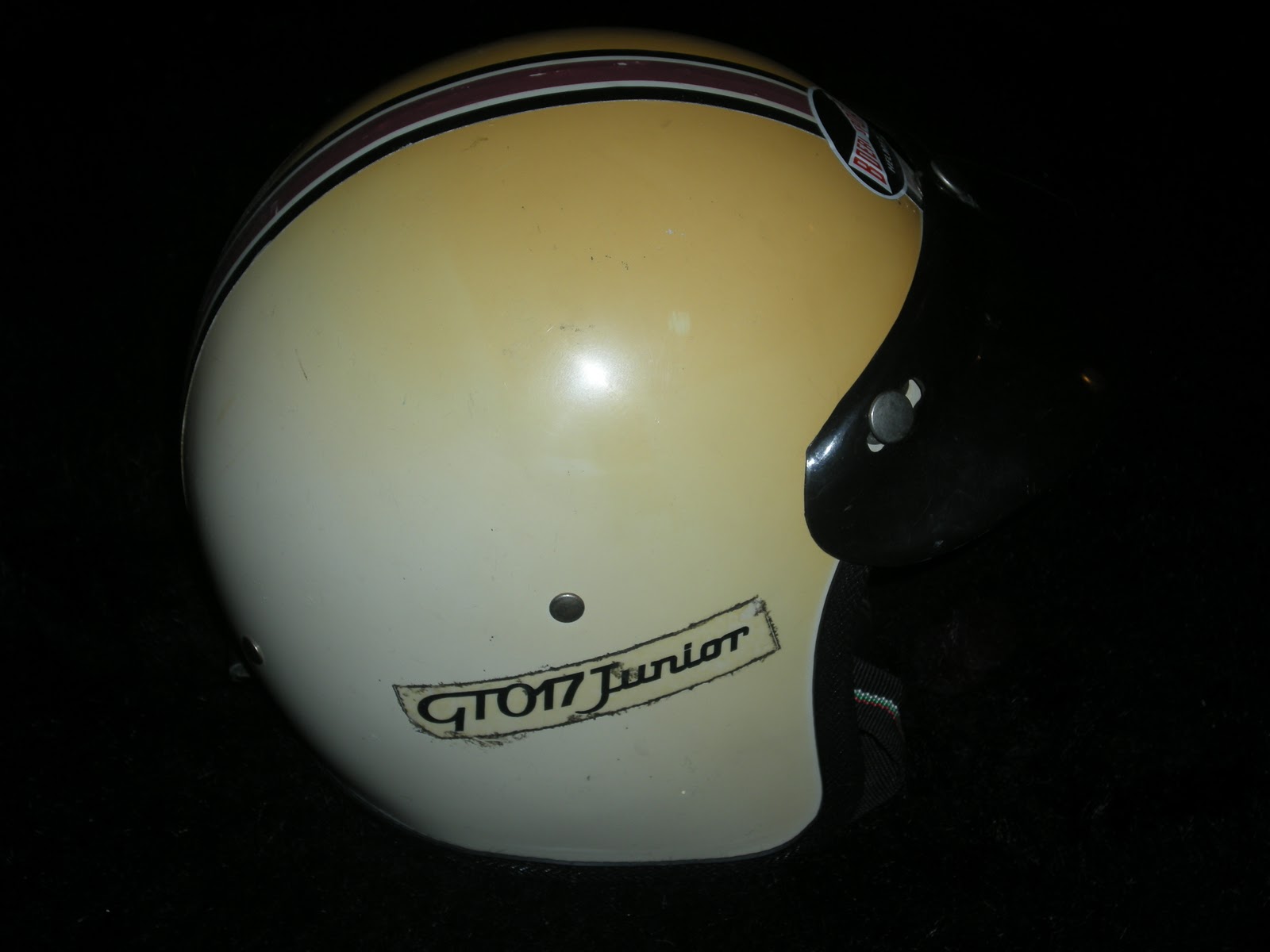 MATERIALE INFIAMMABILE: Helmet vintage