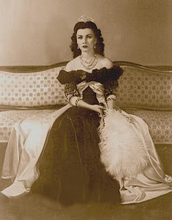 ღ Princess Fawzia ღ: Who is Princess Fawzia