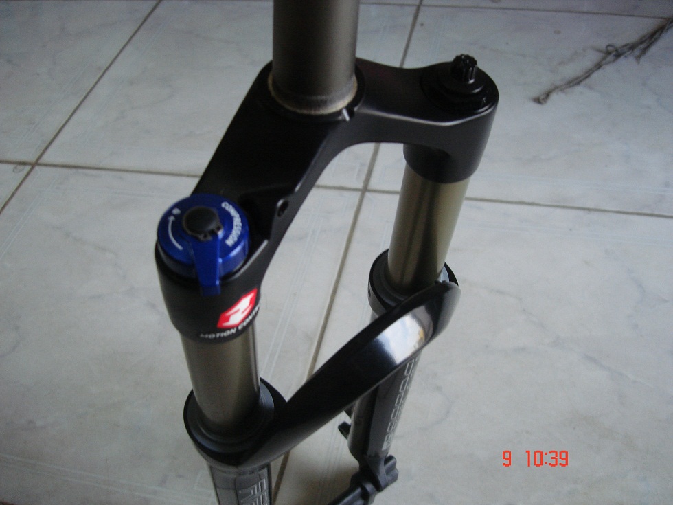 bikemania: Fork ROCK SHOX RECON n ARGYLE