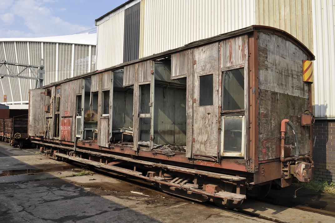 SAR CONNECTA: V8 Guards Van 90 038 975 - Umgeni Road / Durban