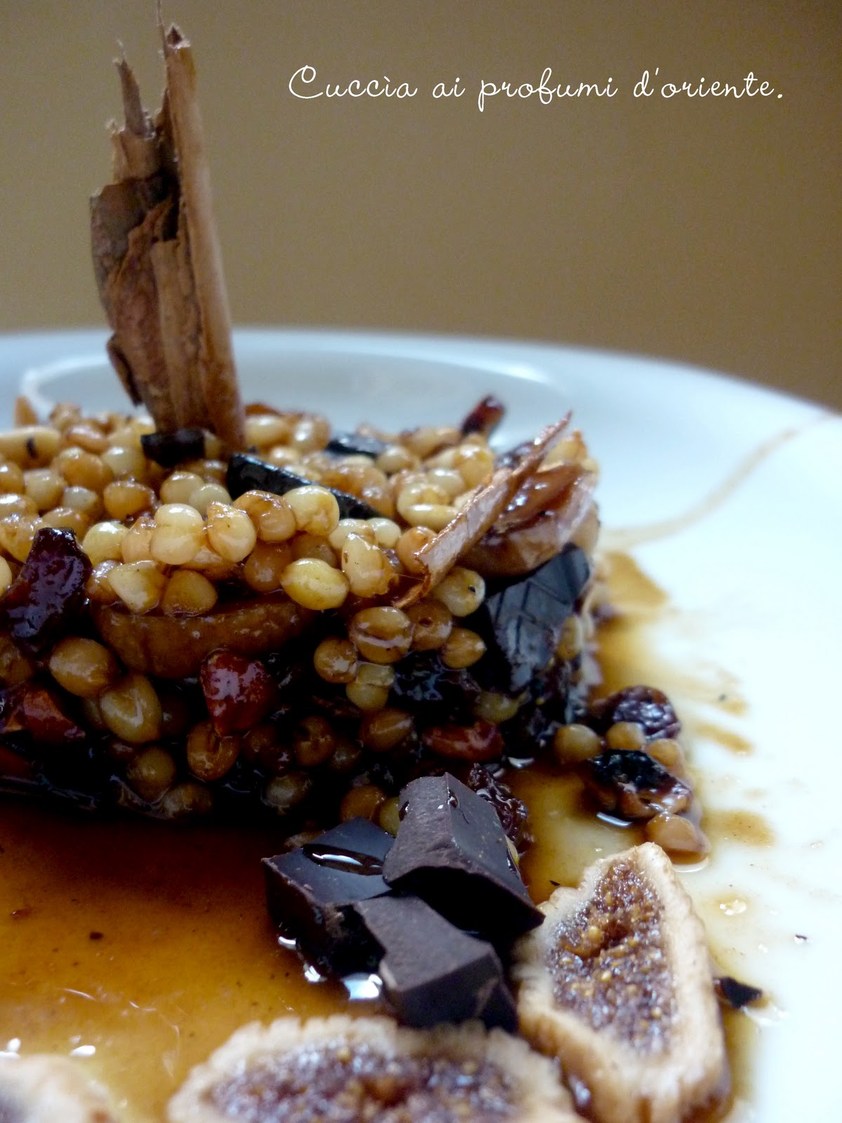 chez munìta: Còcciu, cuccìàri, cuccìa. La Sicilia incontra L'Oriente.