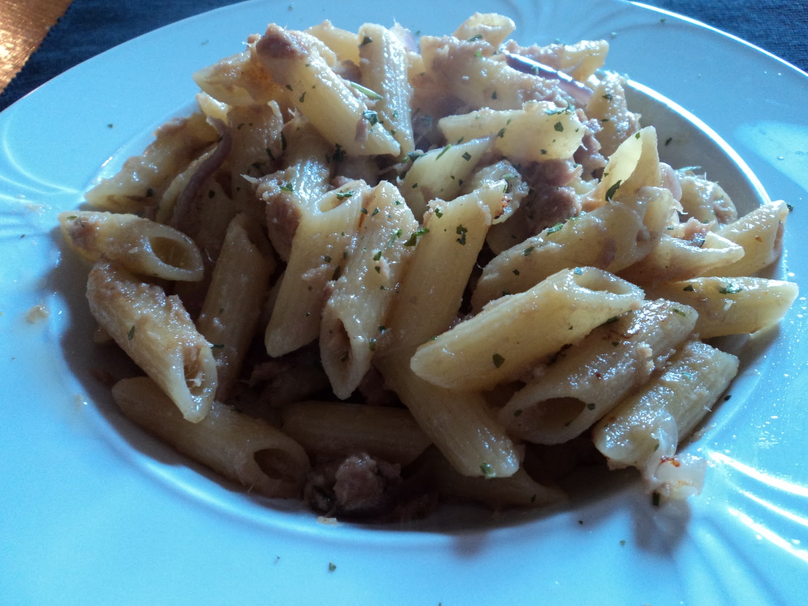 Primo piatto universitario: pasta al tonno! da La Torta Pendente su ...