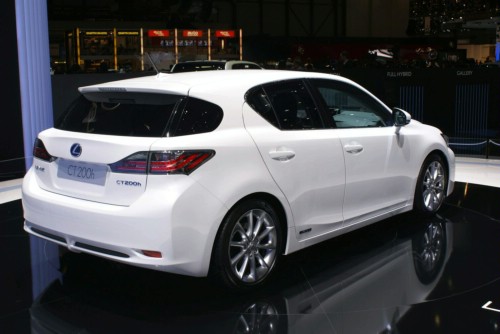 CT 200h Lexus has a new price