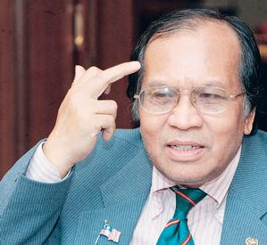 Laa..Pengajian Malaysia,: Dr Wan Hashim Wan Teh