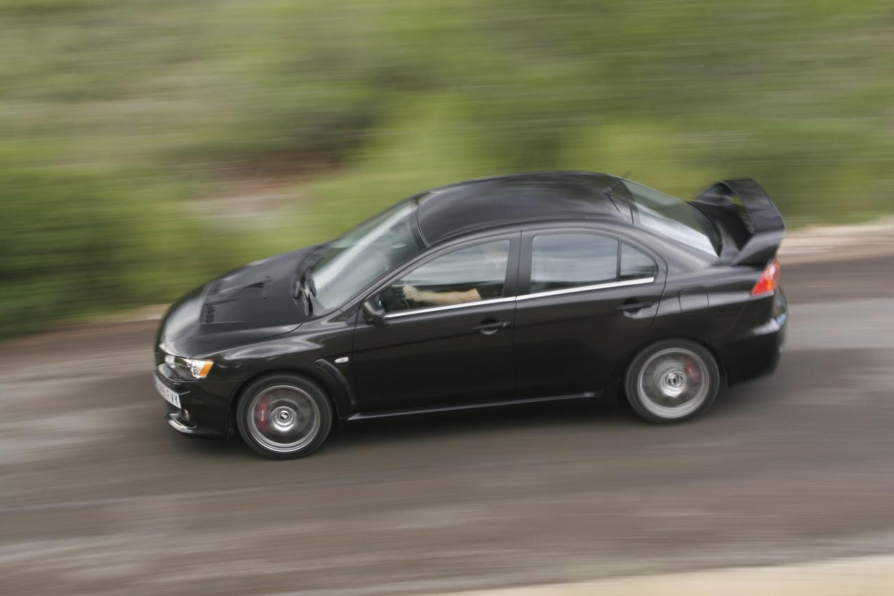 Revista Coche: Mitsubishi lanza en España la edición limitada MR del ...