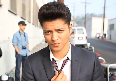 Bruno Mars in The Moment.....:Bruno Mars Fans (BMF)