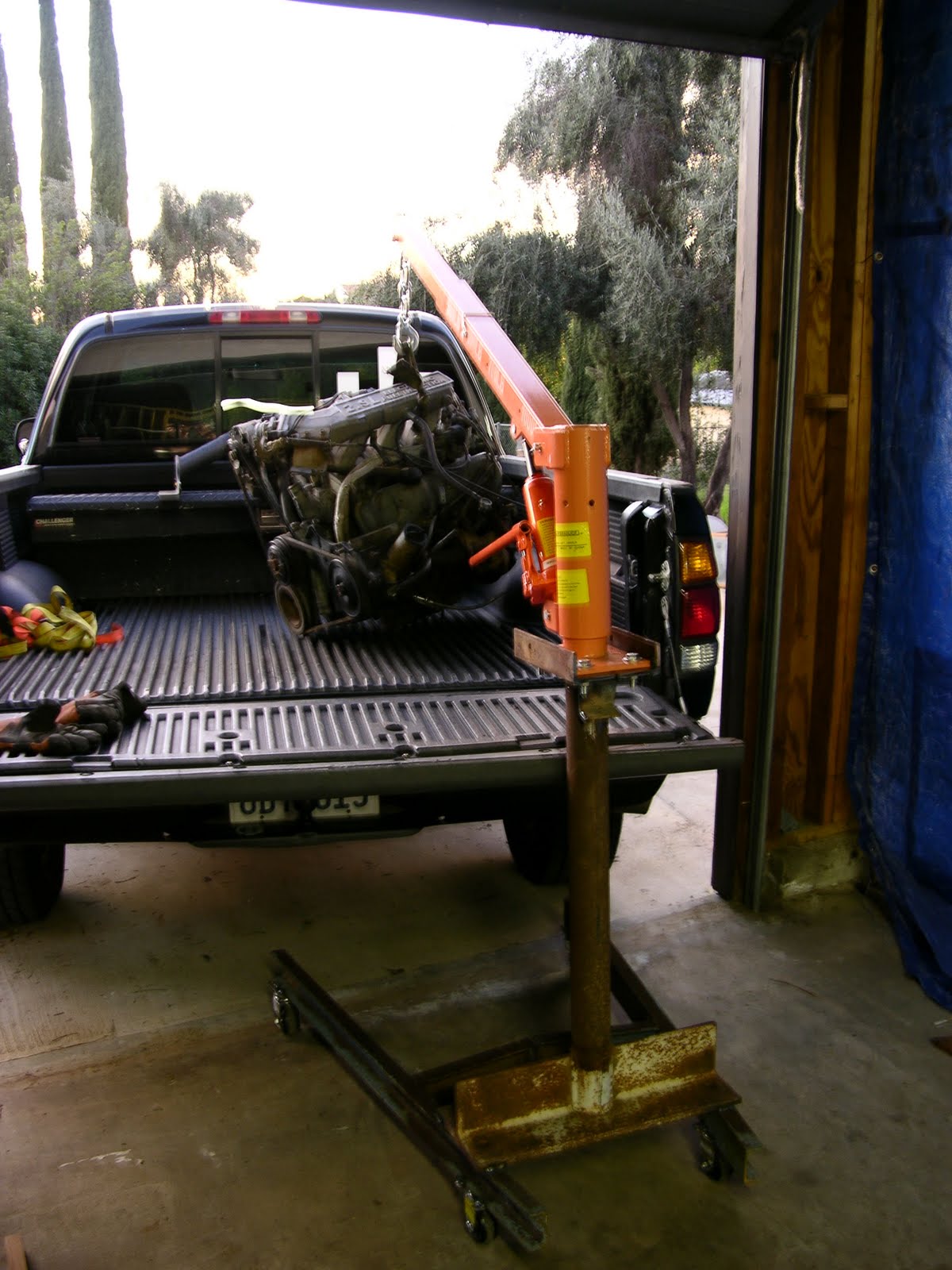 JB Designs www.johnbarlowdesigns.com: Making my own engine hoist