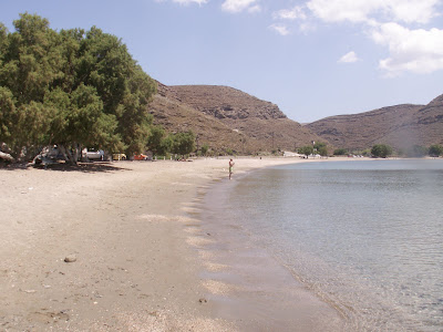 AN MAΣ ΑΝΤΕΞΕΙ Η ΣΚΗΝΗ ΘΑ ΦΑΝΕΙ ΣΤΟ ΧΕΙΡΟΚΡΟΤΗΜΑ: ΣΤΗΝ ΑΓΟΝΗ ΓΡΑΜΜΗ