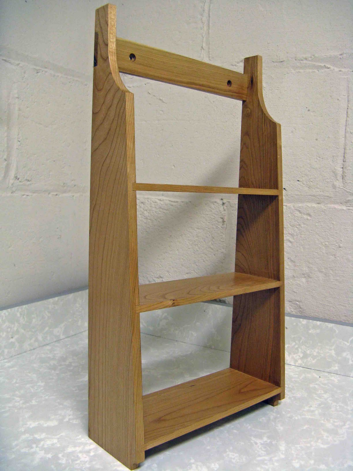 OutOfWoods: Shaker Hanging Shelf - Done!