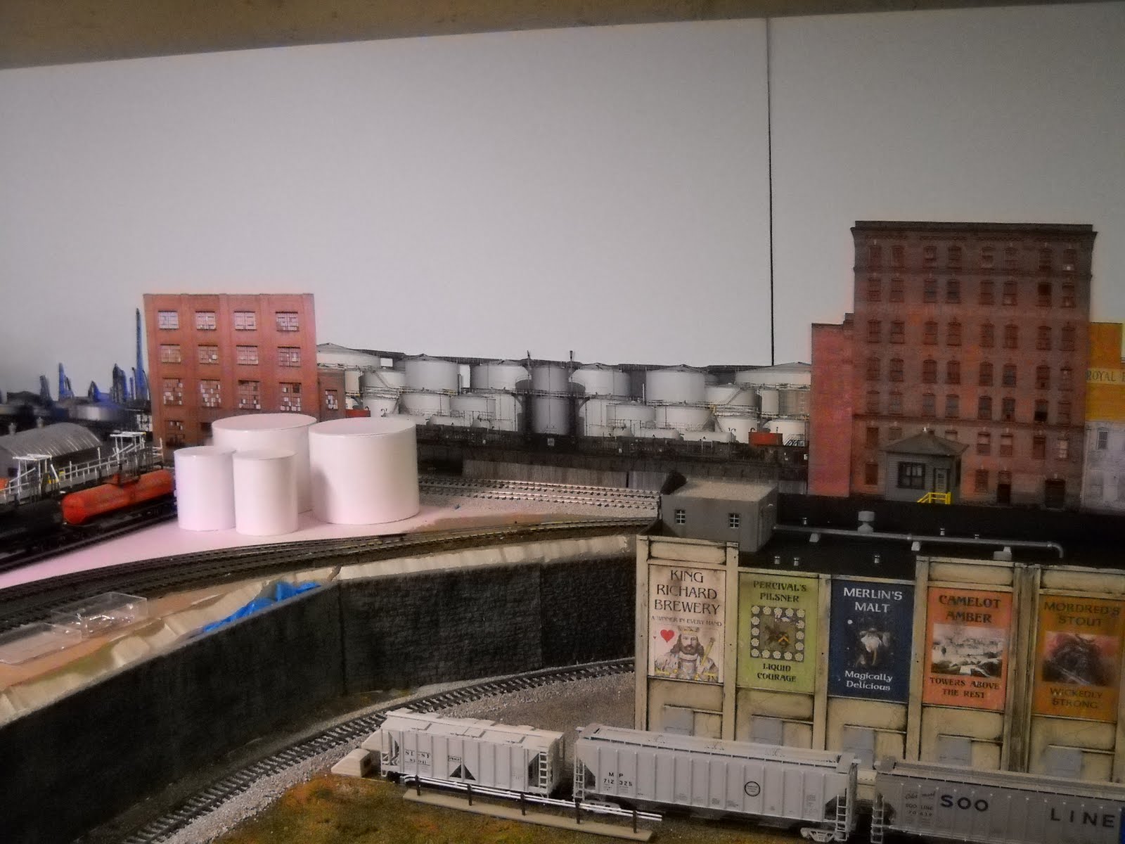 How to make HO scale backdrops