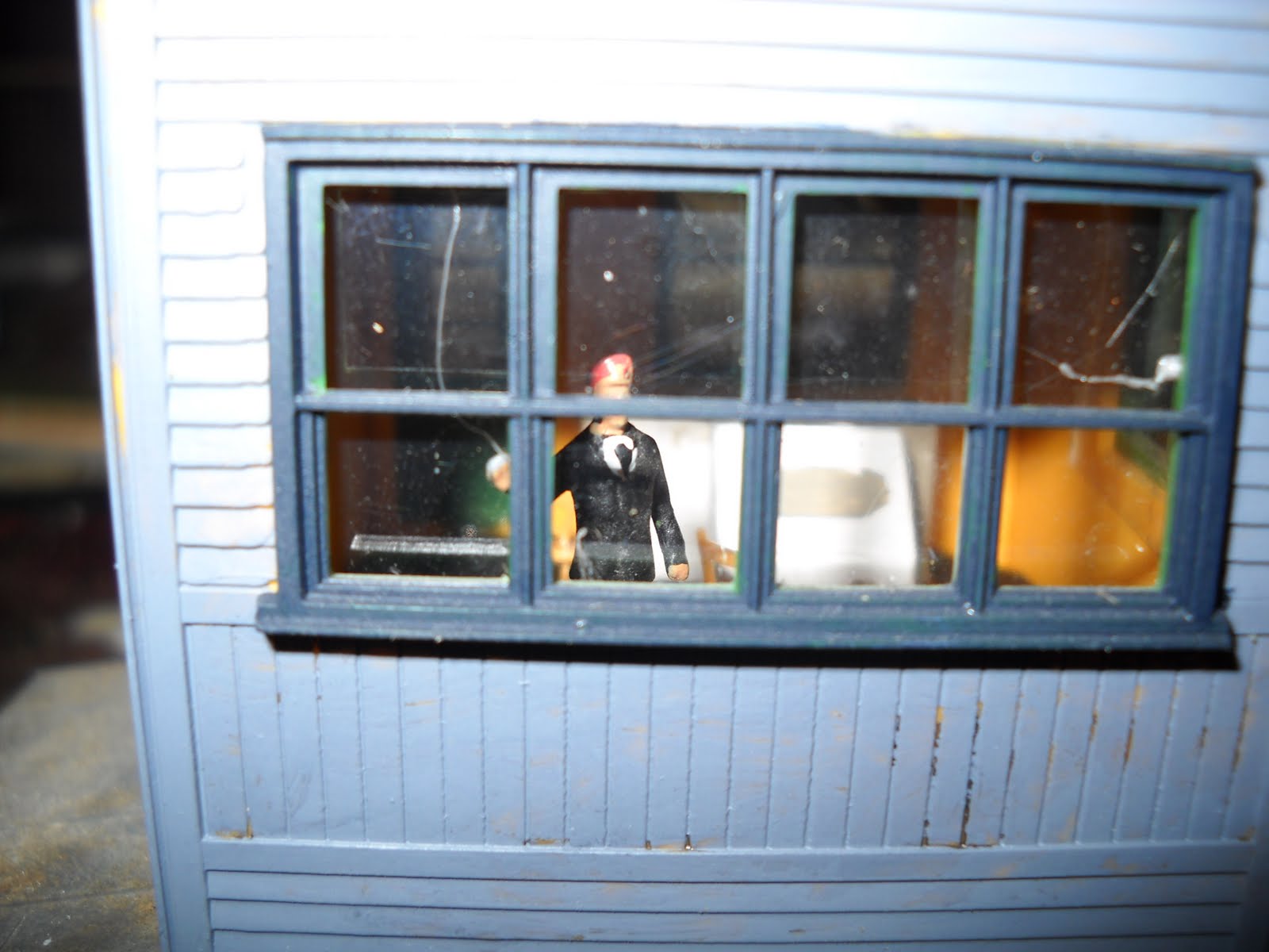 Simple HO scale interior detailing