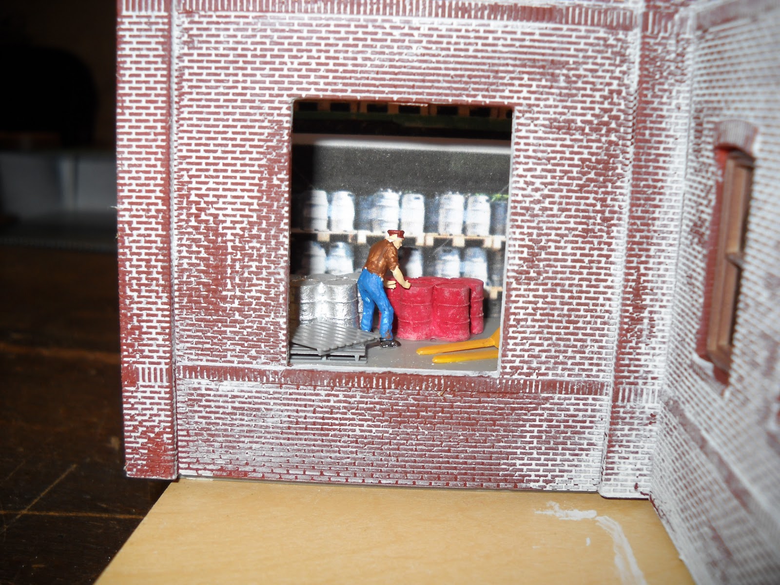 How to detail an HO factory