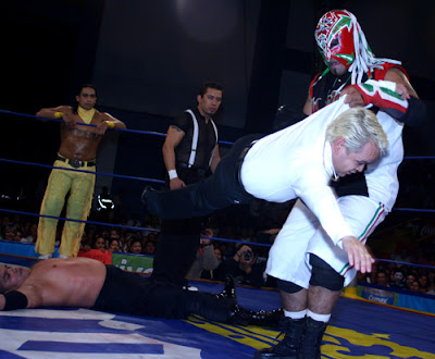 FUNCION DE QUERETARO AAA: LOS MEXICAN POWERS (JOE LIDER, CRAZY BOY Y ...