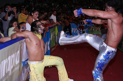 PROMOCIONES ANTONIO PEÑA LUCHA LIBRE AAA-FUNCIONES: LOS GUAPOS VIP VS ...