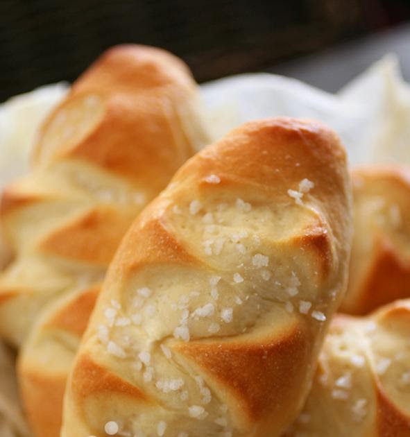 dailydelicious: Pain au lait: Delicious mini milk bread!