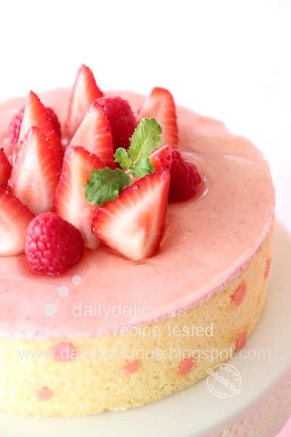 dailydelicious: Raspberry Mousse Cake:Give it a try, why don't you make ...