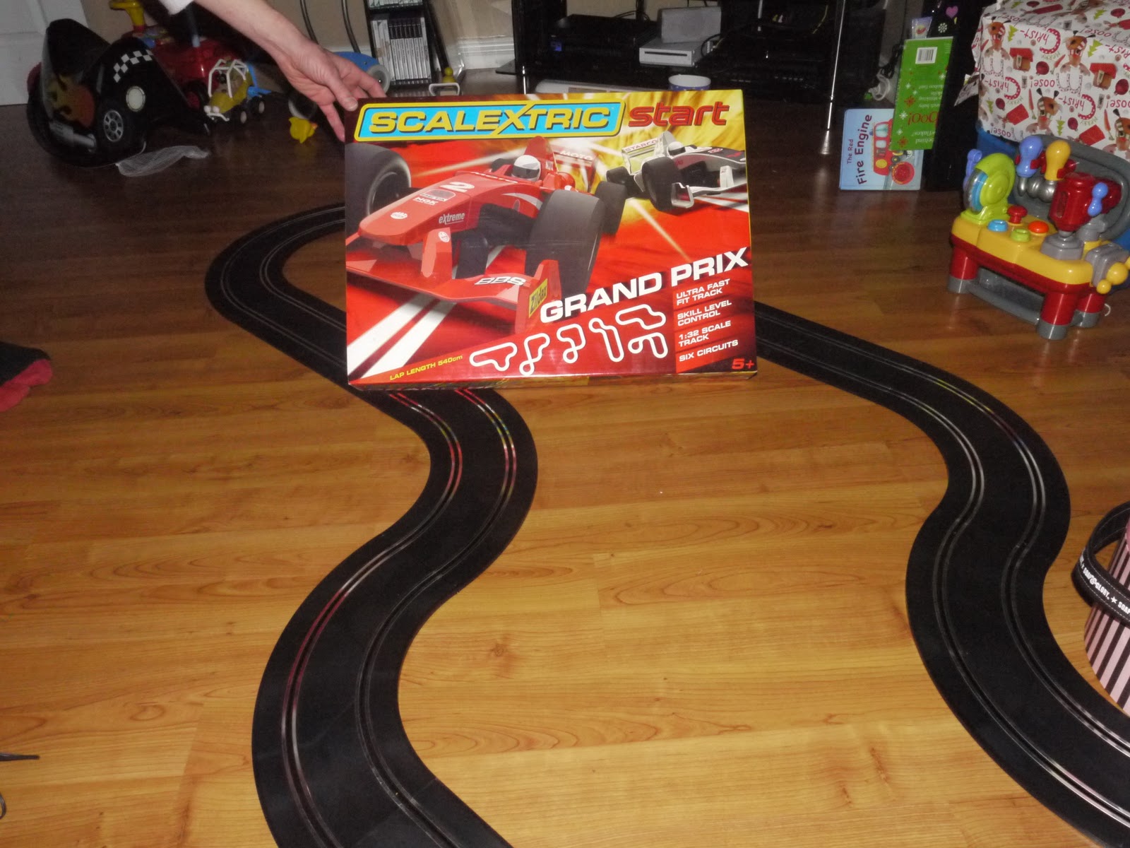 Inside the Wendy House: Toyology Review...Scalextric Start Grand Prix
