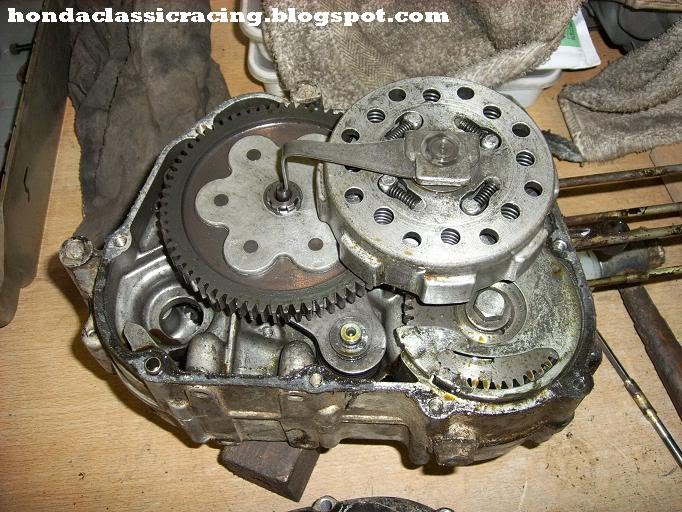 Honda Classic Racing: C110 engine stripdown