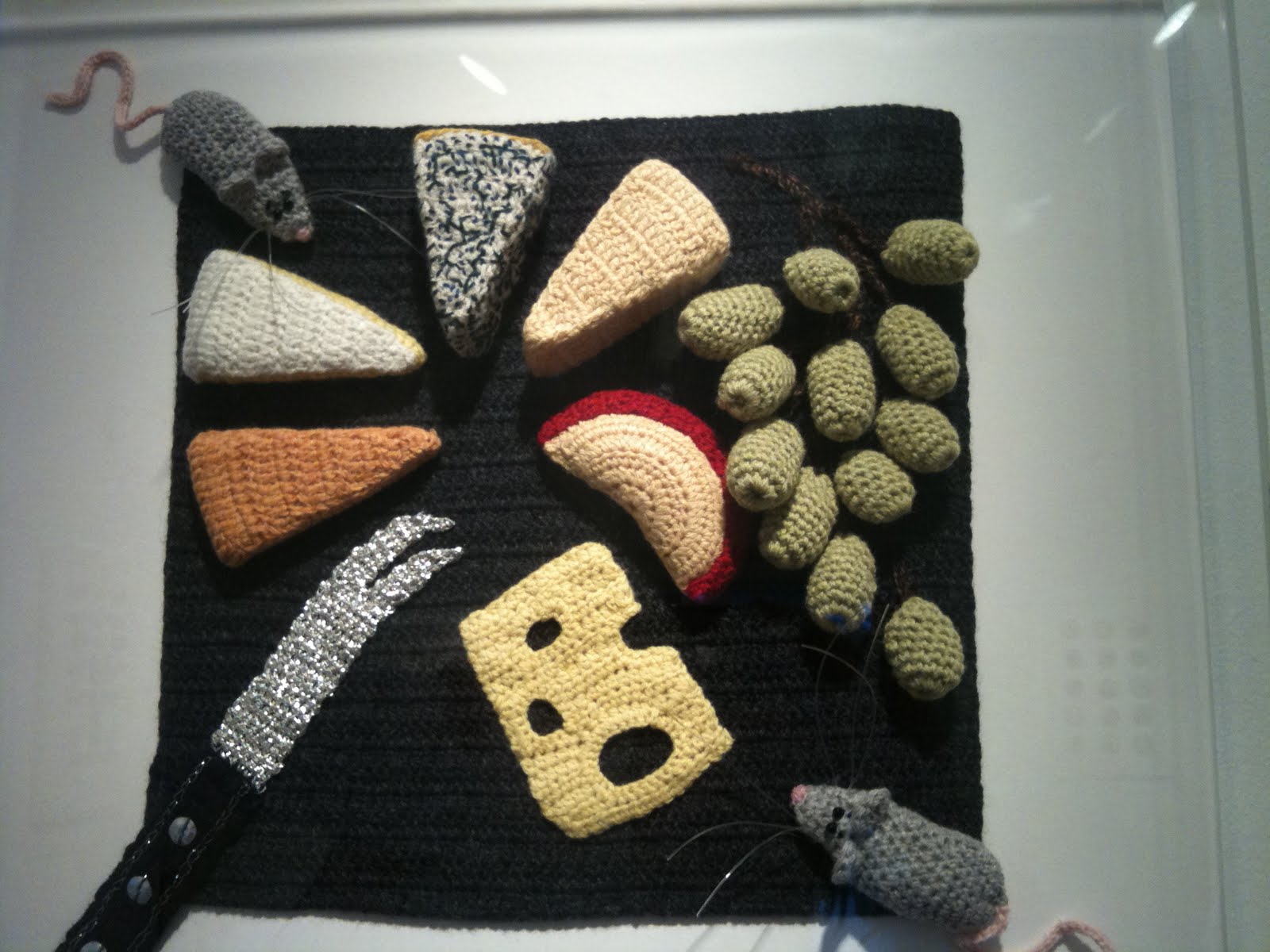 Kate Jenkins at the Rebecca Hossack Gallery | Hækling, Hæklet mad, Ost