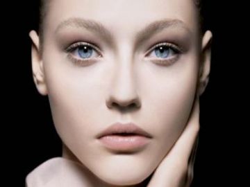 Pilar Zaragoza: ROSTRO APAGADO